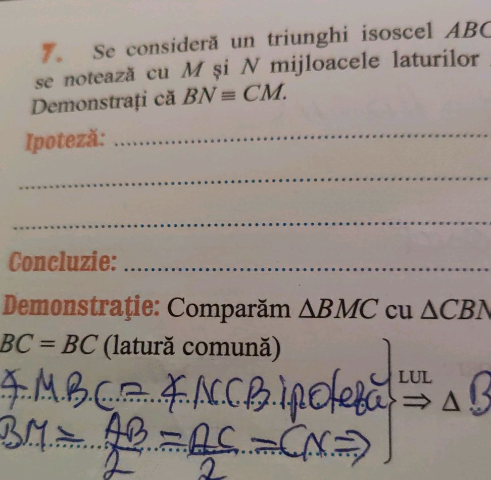 Se consideră un triunghi isoscel ABC se