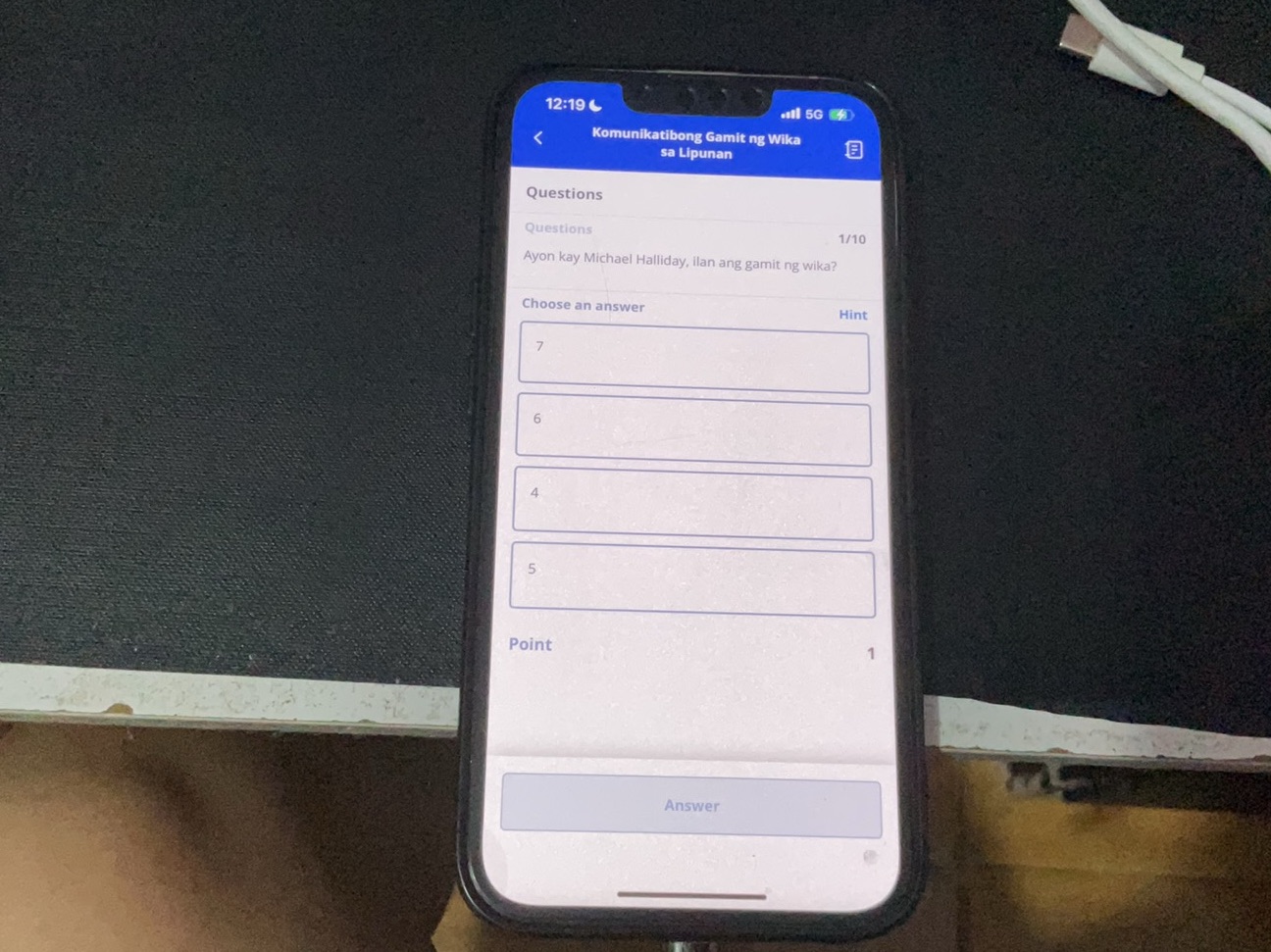 Ayon kay Michael Halliday, ilan ang gamit ng | StudyX