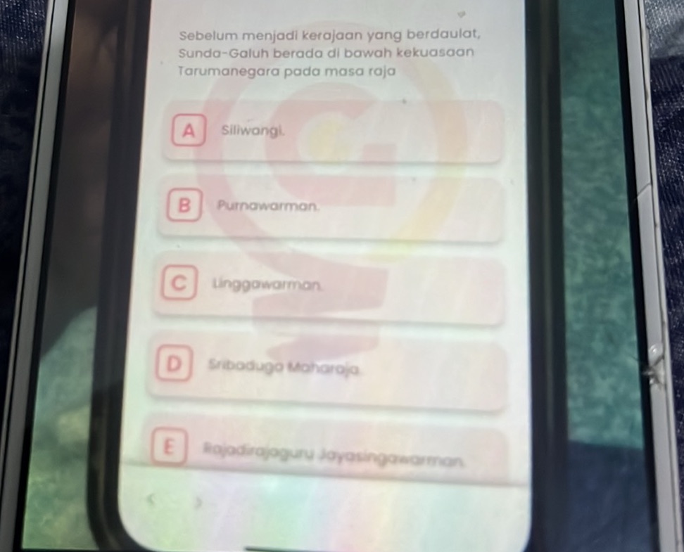 Sebelum menjadi kerajaan yang berdaulat, | StudyX