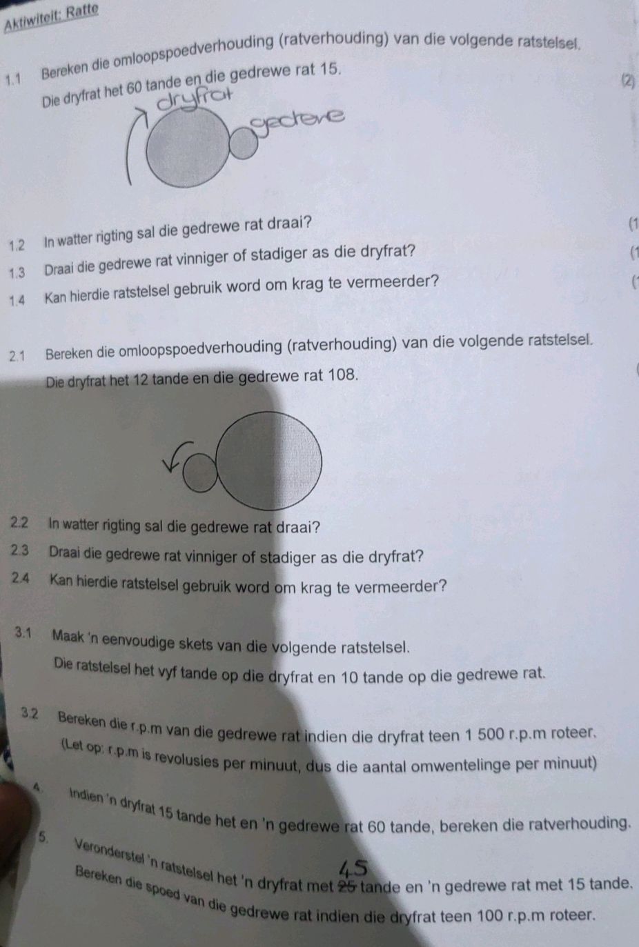 1.1 Bereken die omloopspoedverhouding | StudyX