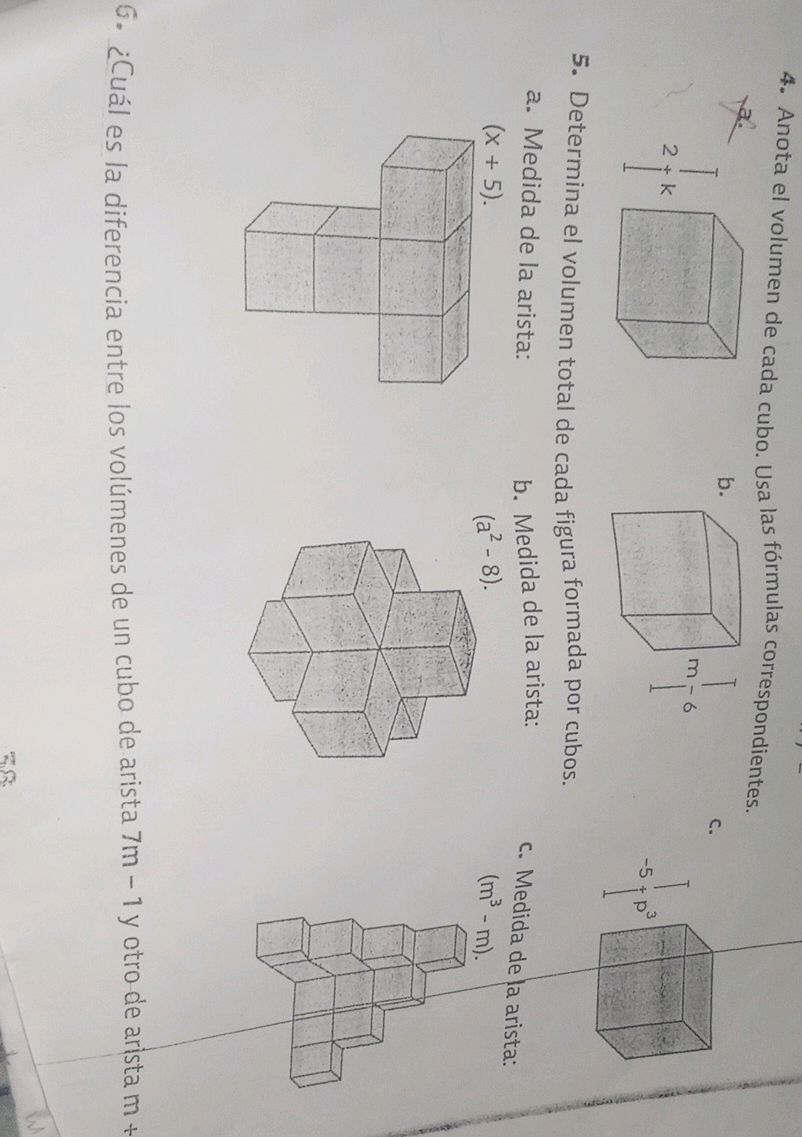 Anota el volumen de cada cubo. Usa las