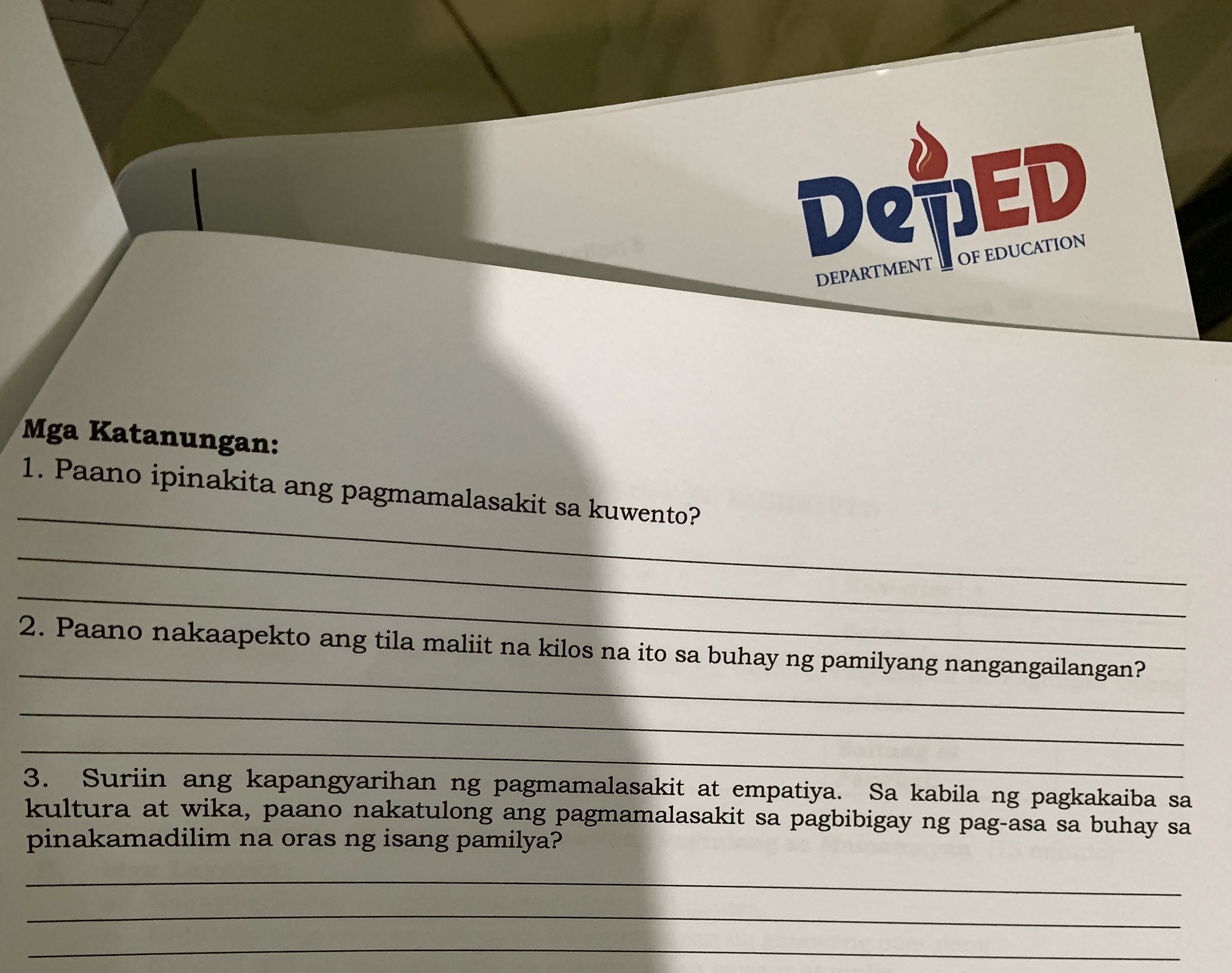 Mga Katanungan: 1. Paano ipinakita ang | StudyX