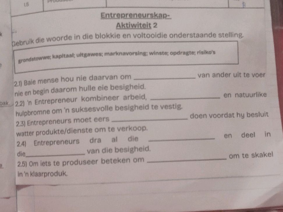 Gebruik die woorde in die blokkie en | StudyX