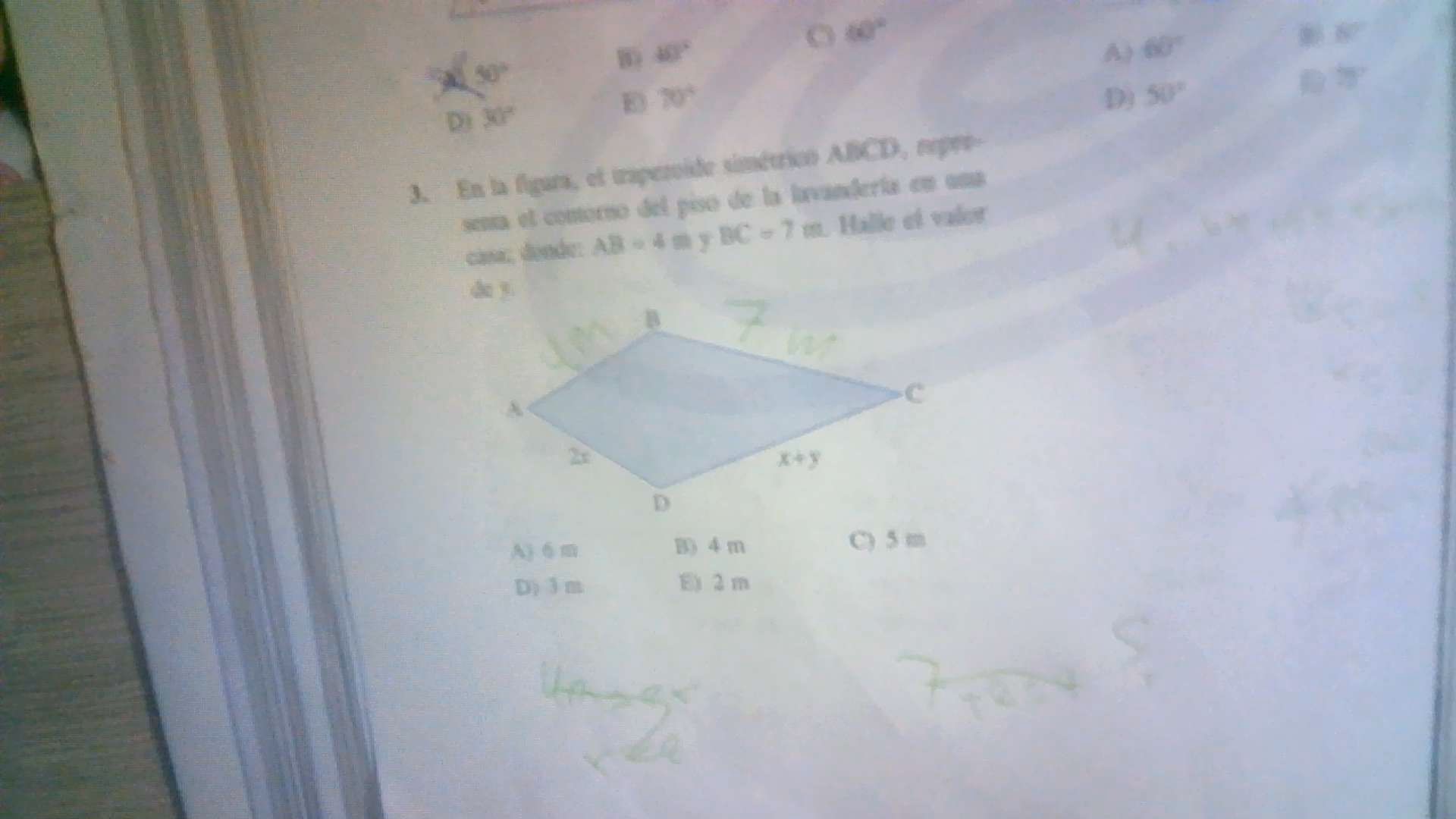En la figura, el trapezoide simétrico ABCD,