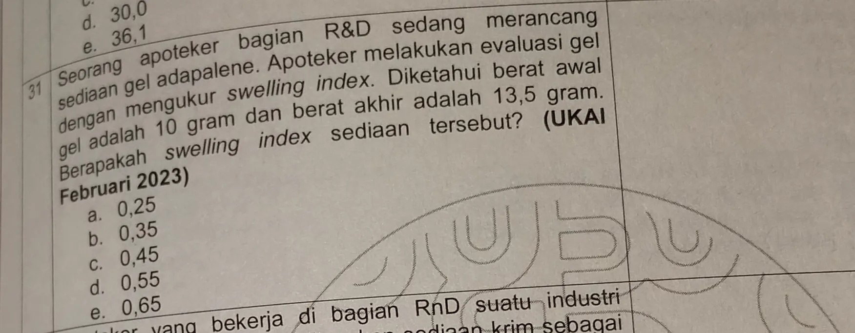 Seorang apoteker bagian R D sedang merancang | StudyX