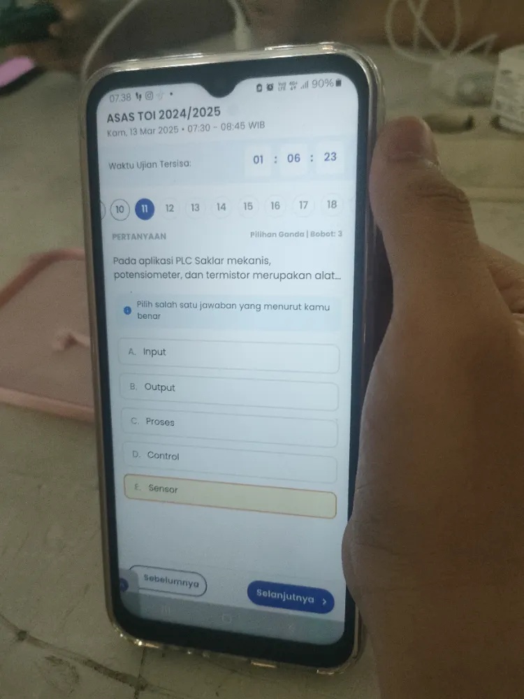 Pada aplikasi PLC Saklar mekanis, | StudyX