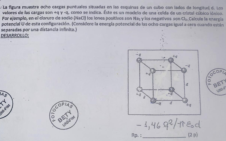 La figura muestra ocho cargas puntuales | StudyX