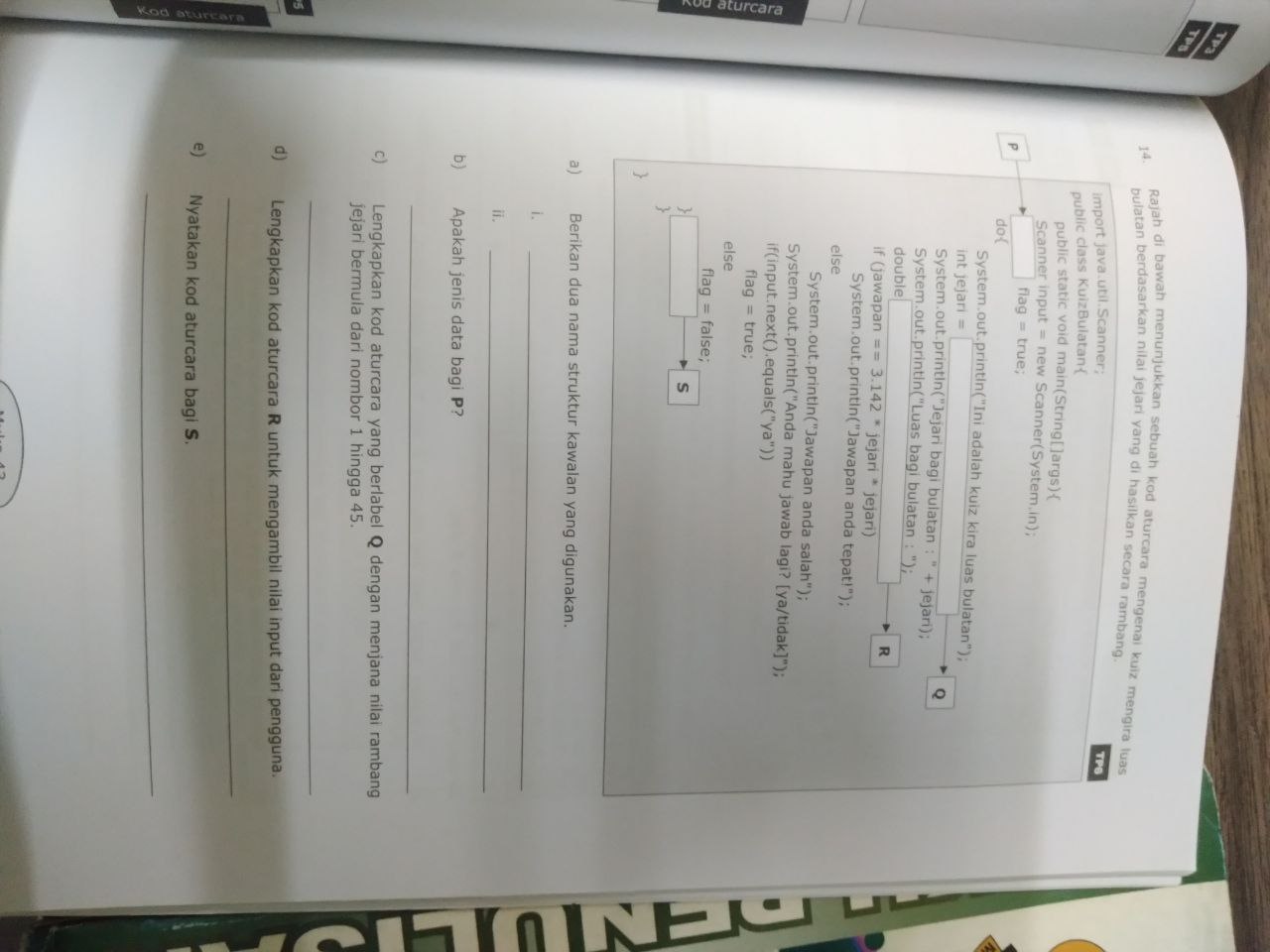 a) Berikan dua nama struktur kawalan yang