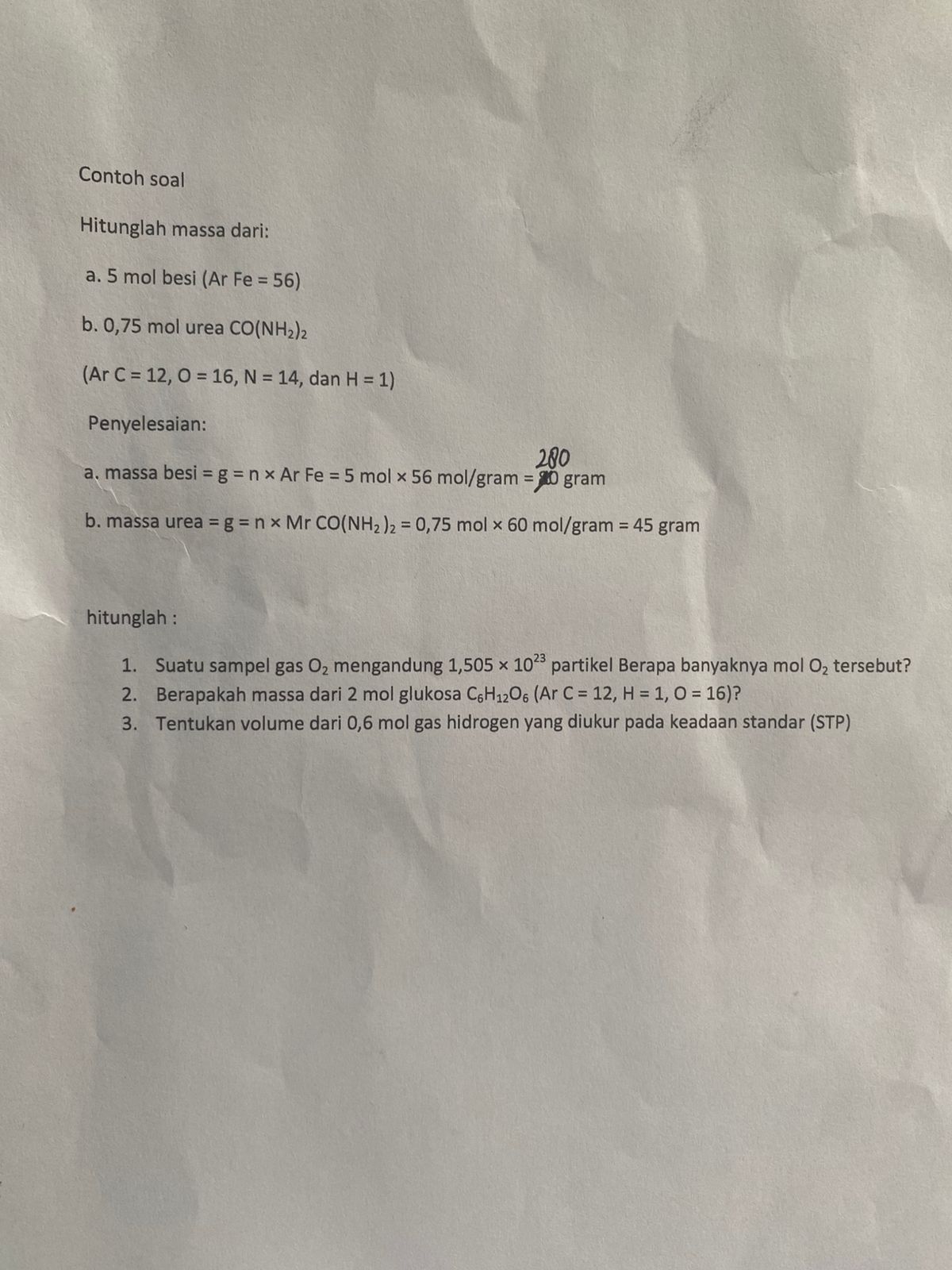 Hitunglah massa dari: a. 5 mol besi (Ar Fe