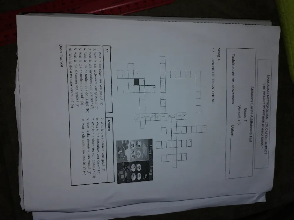 Af: 1. Wat is die sinoniem van gesin? (7) 2.