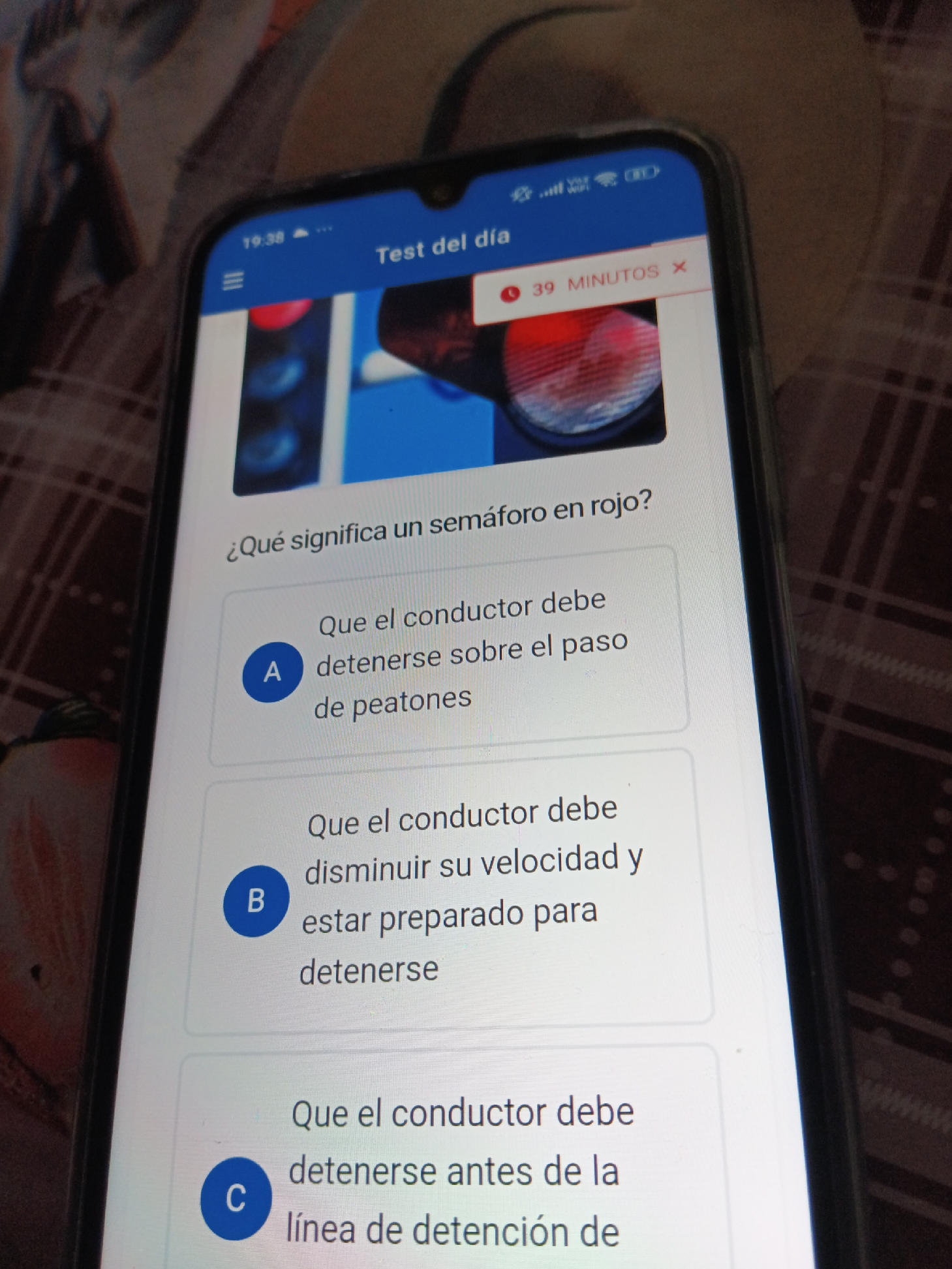 ¿Qué significa un semáforo en rojo? A Que | StudyX