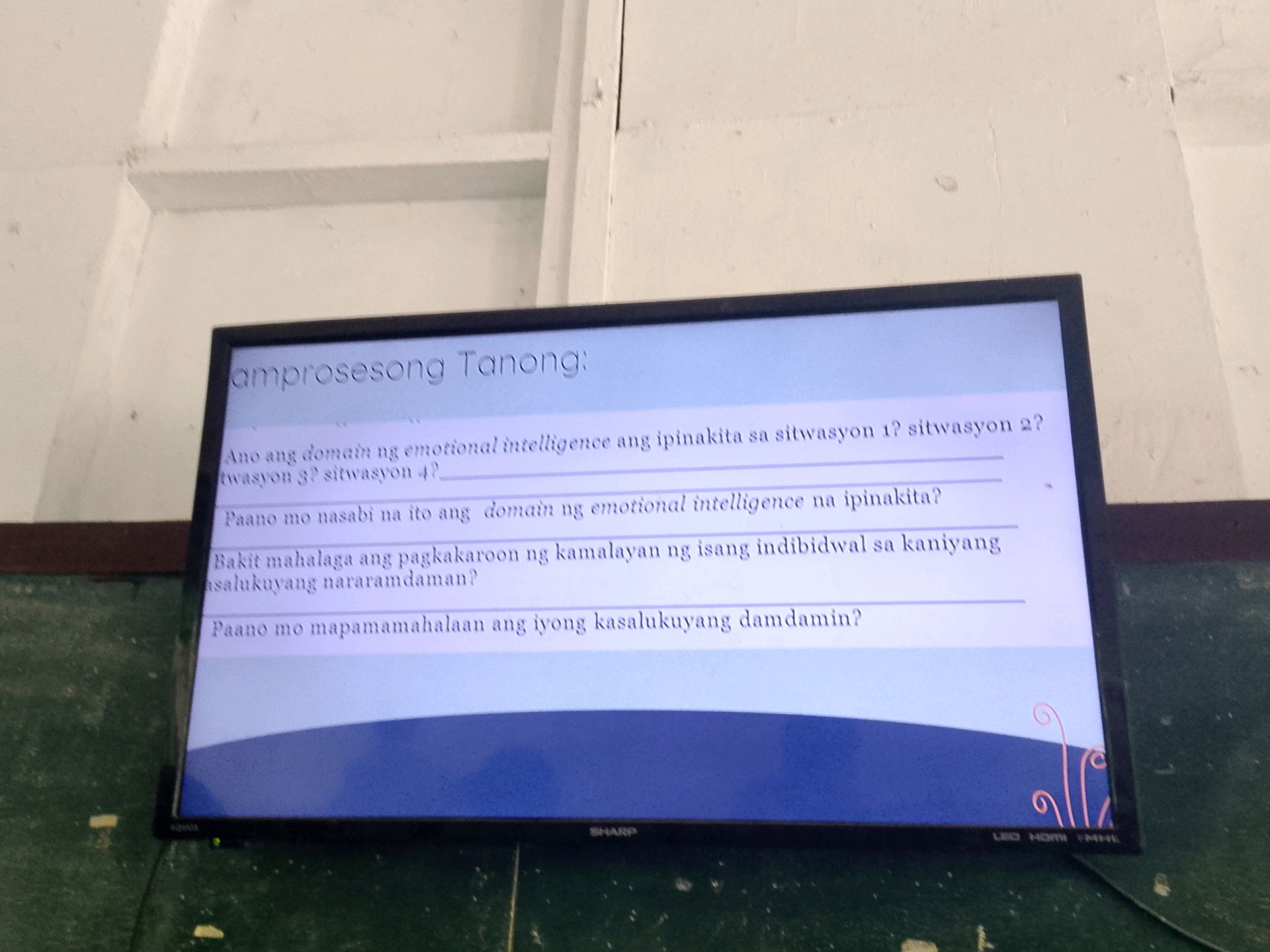 Ano ang domain ng emotional intelligence ang | StudyX