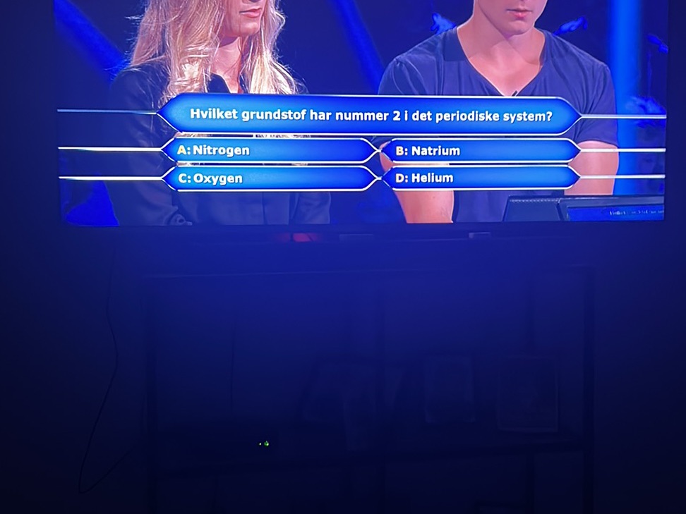 Hvilket grundstof har nummer 2 i det | StudyX
