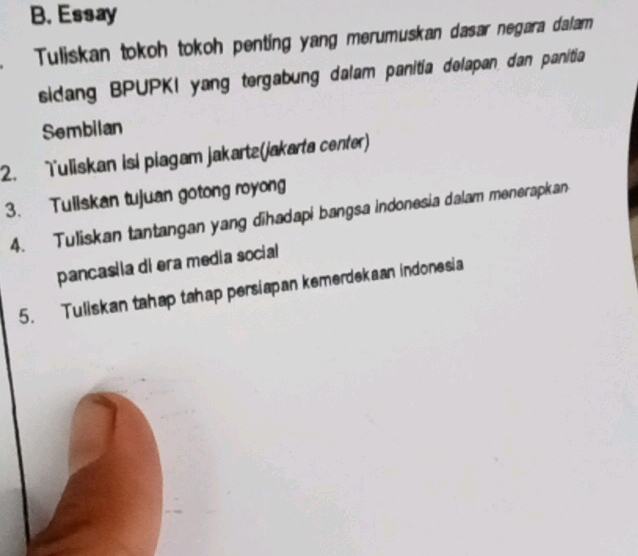 B Essay - Tuliskan tokoh tokoh penting yang | StudyX
