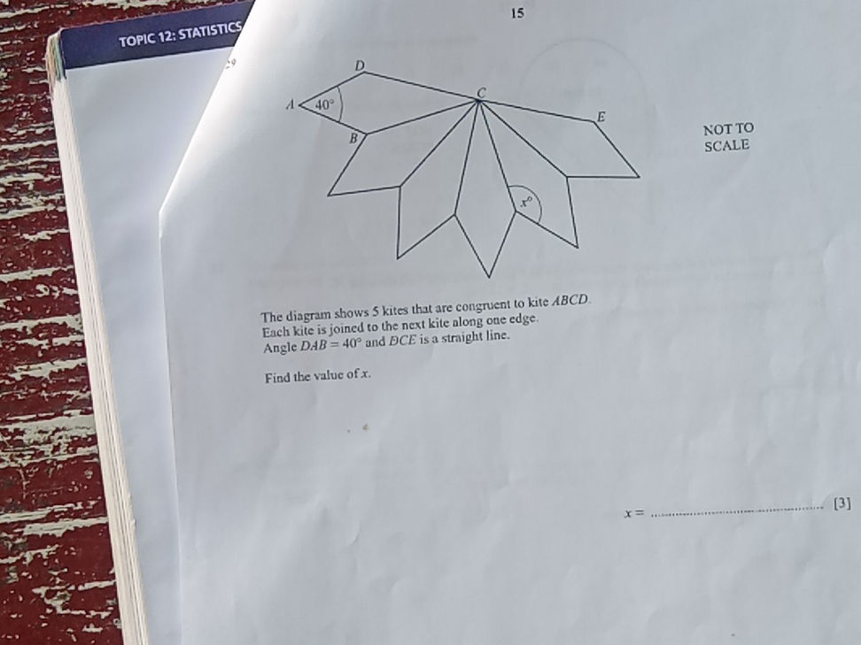 The diagram shows 5 kites that are congruent