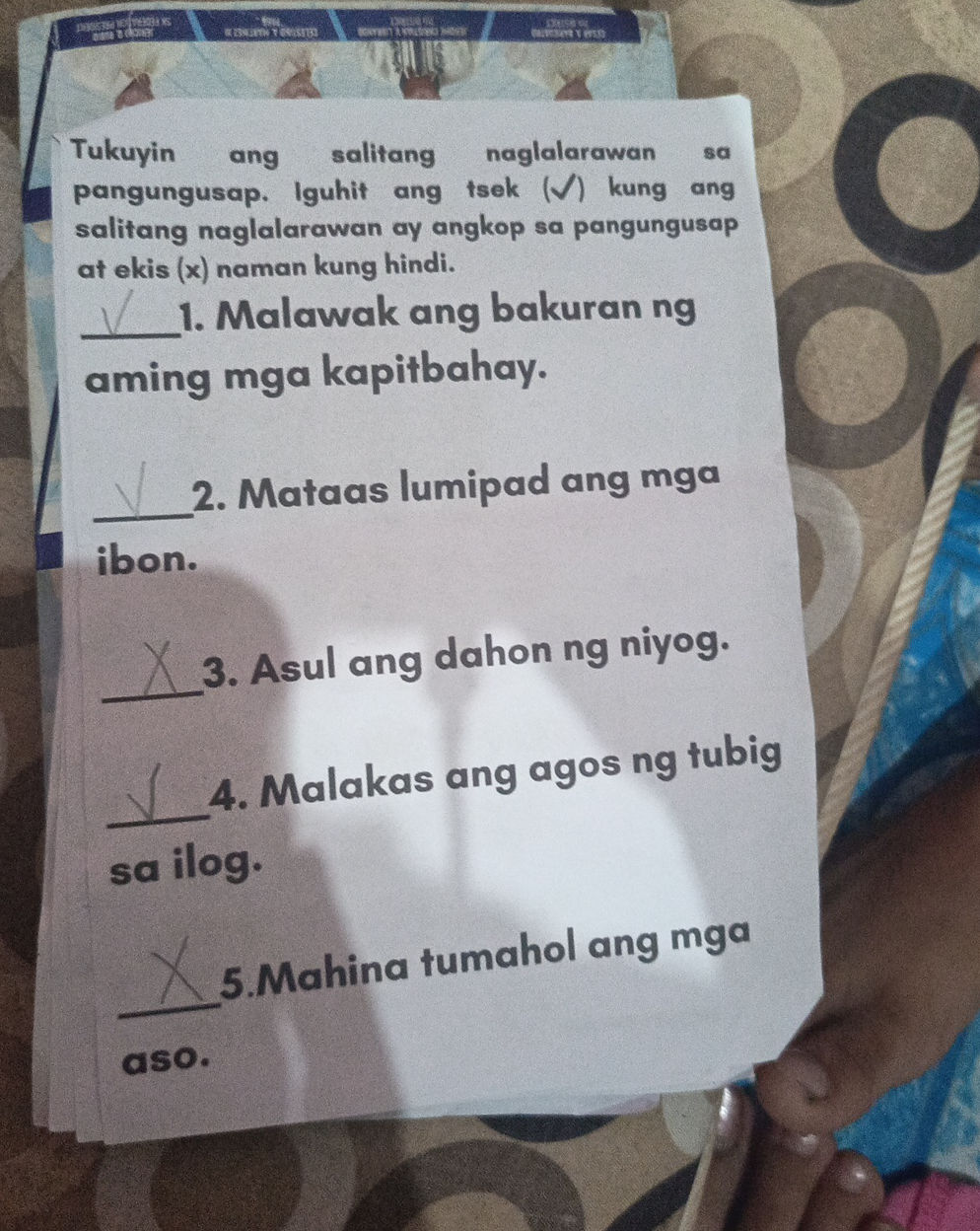 Tukuyin ang salitang naglalarawan sa | StudyX