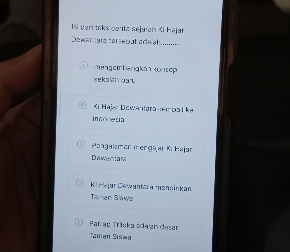 Isi dari teks cerita sejarah Ki Hajar | StudyX