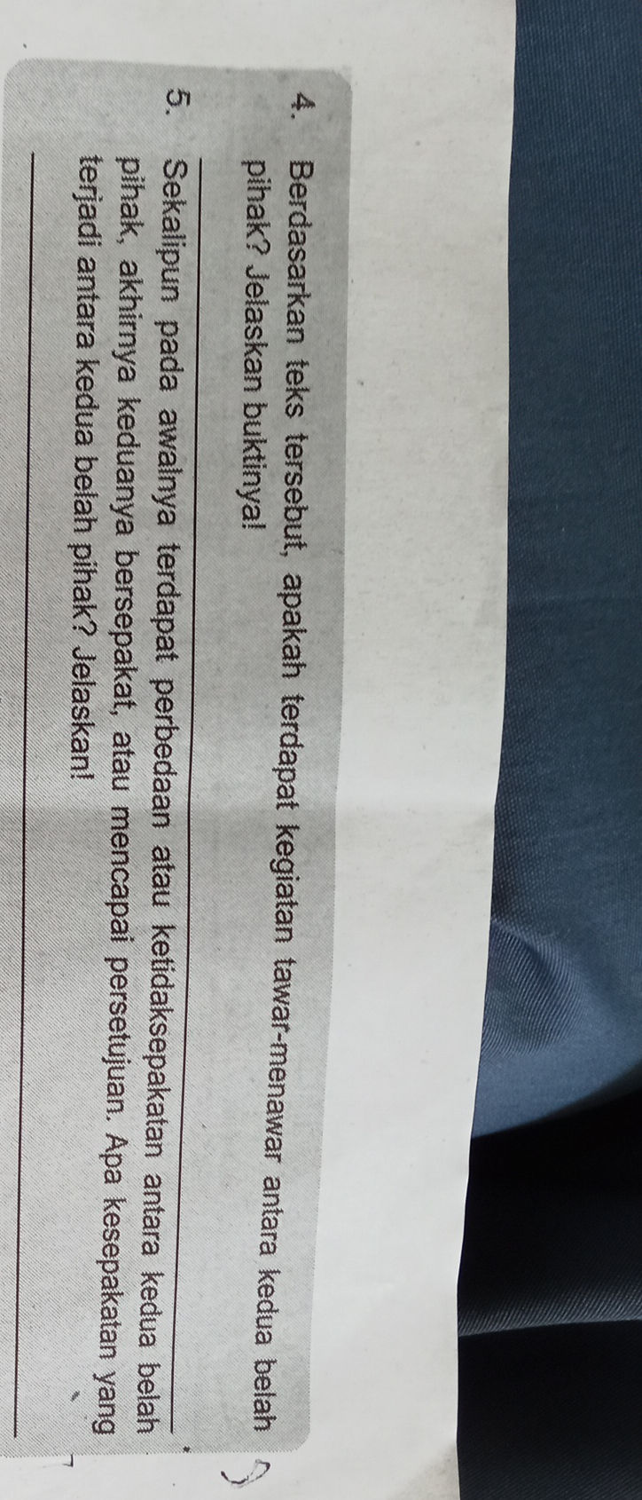 4. Berdasarkan teks tersebut, apakah | StudyX