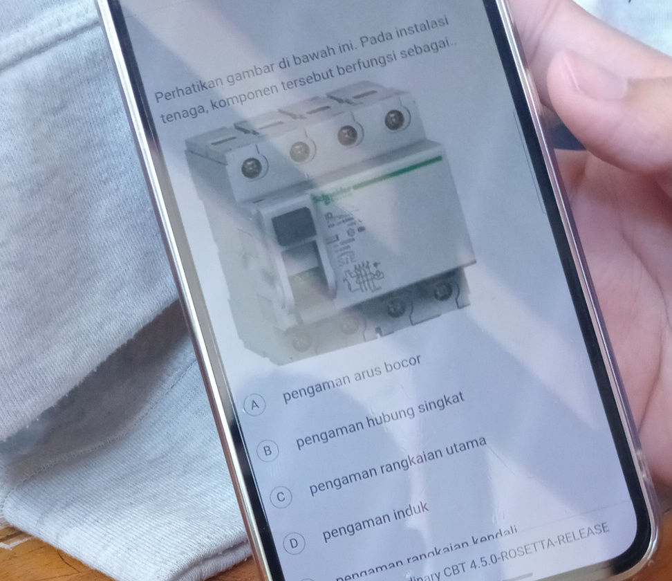 Perhatikan gambar di bawah ini. Pada | StudyX