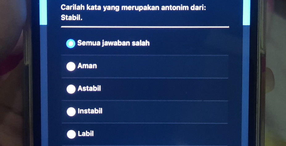 Carilah kata yang merupakan antonim dari: | StudyX