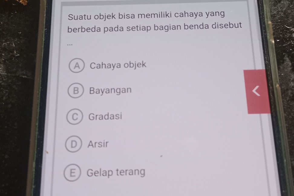 Suatu objek bisa memiliki cahaya yang | StudyX