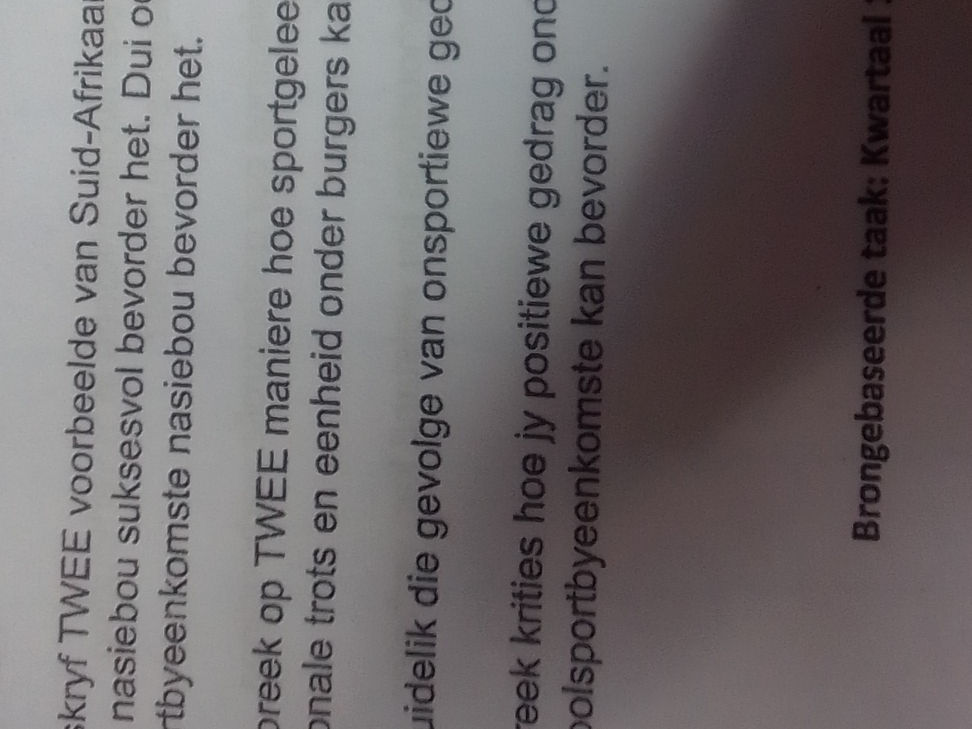 skryf TWEE voorbeelde van Suid-Afrikaanse | StudyX