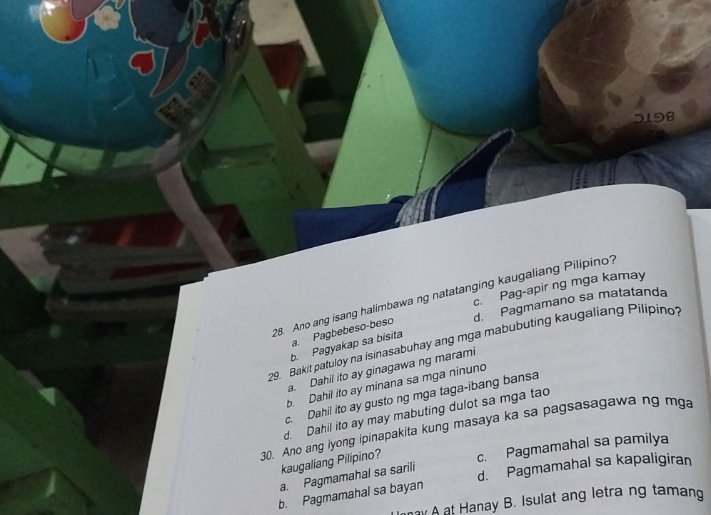 28. Ano ang isang halimbawa ng natatanging | StudyX