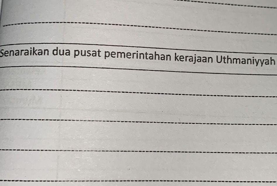Senaraikan dua pusat pemerintahan kerajaan | StudyX