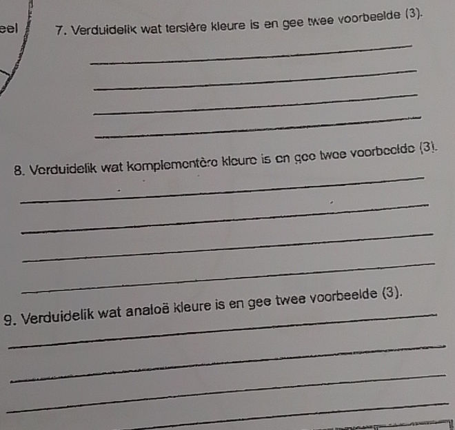 Verduidelik wat tersière kleure is en gee