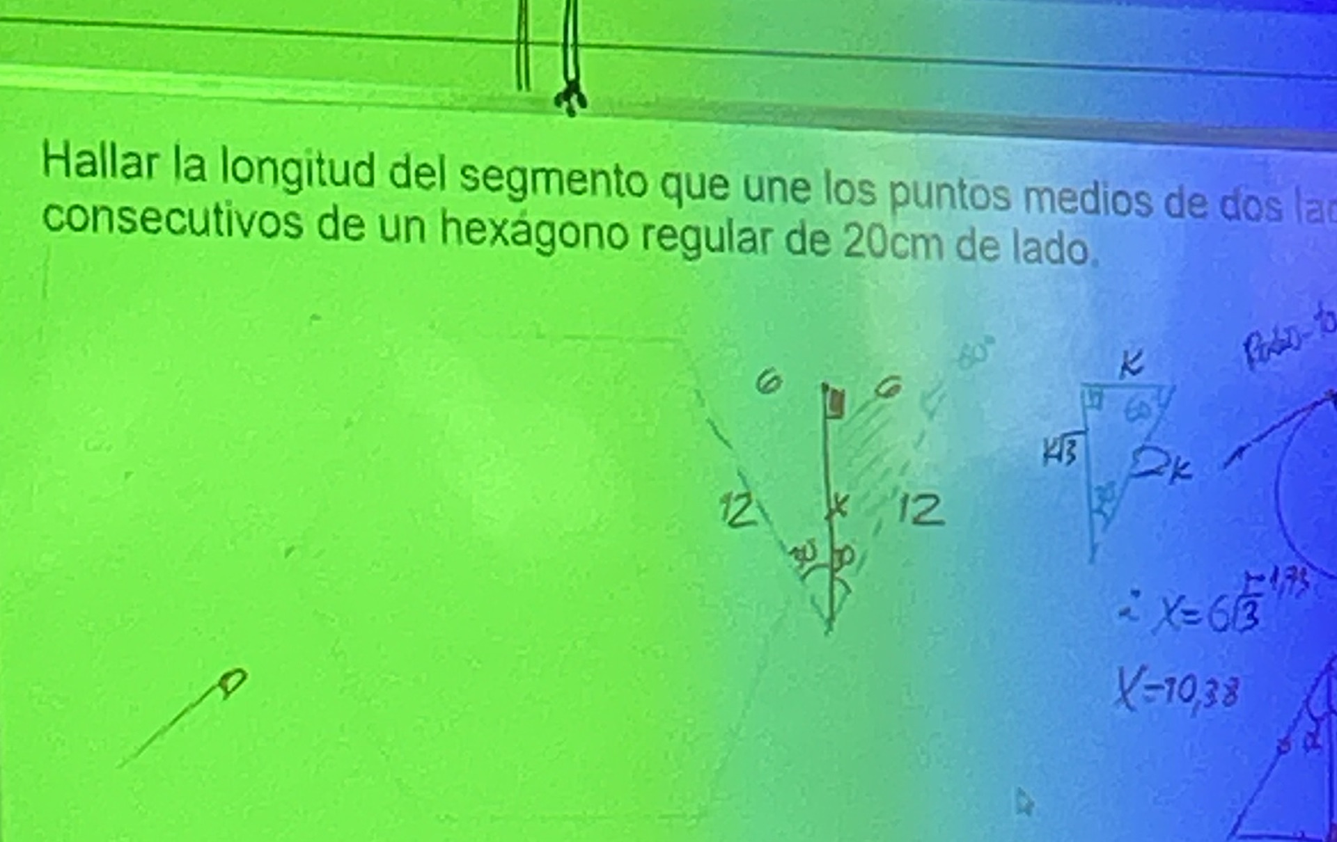 Hallar la longitud del segmento que une los | StudyX