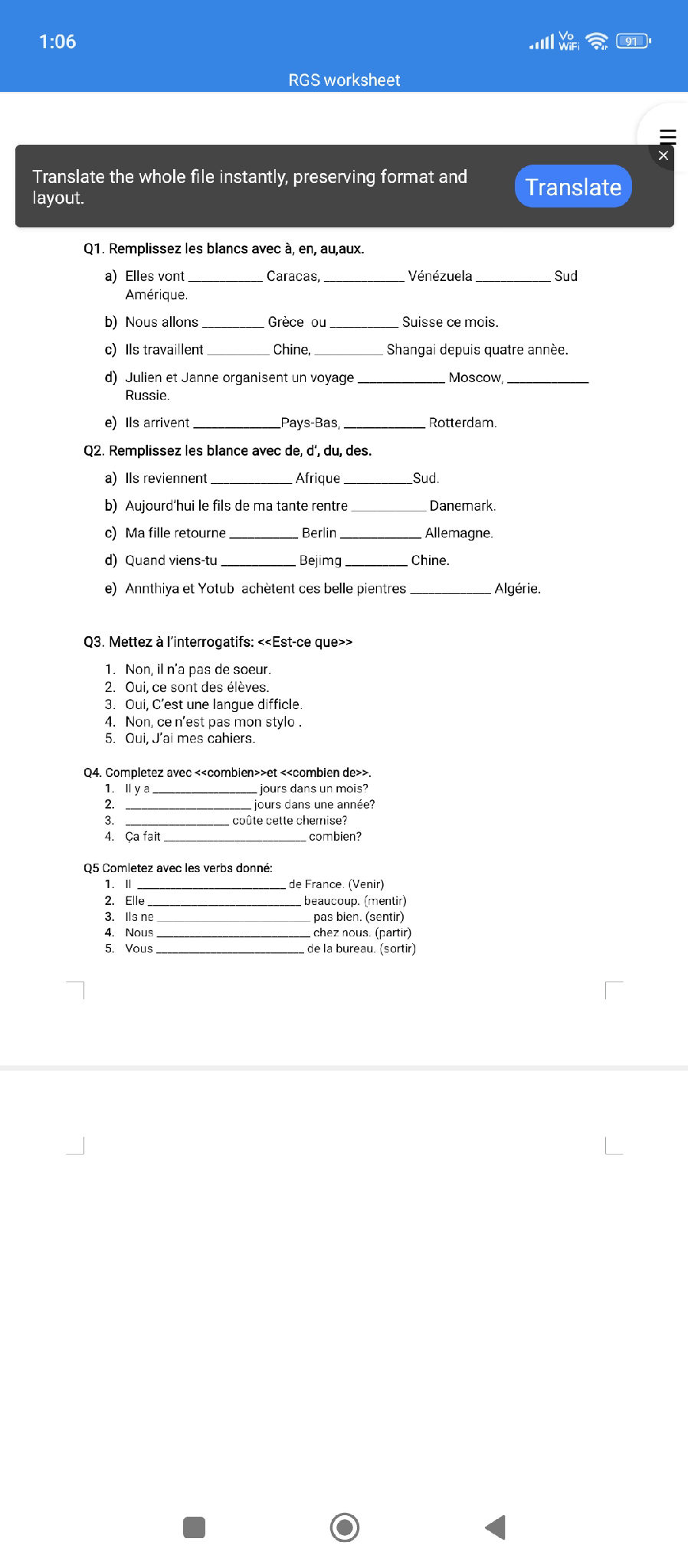 Q4. Completez avec >et >. 1. Il y a _______ | StudyX