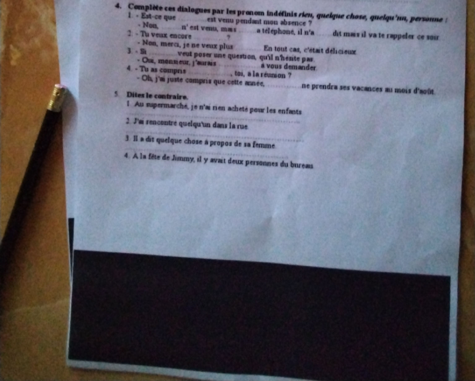 Complète ces dialogues par les pronom | StudyX