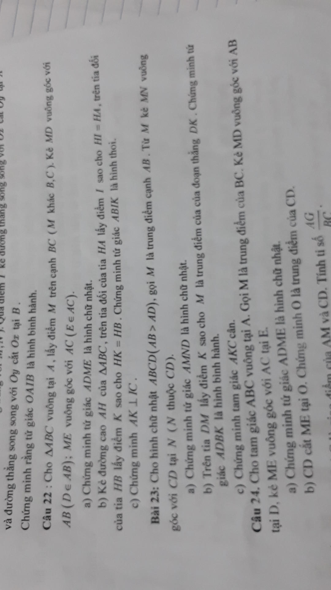 Câu 22 : Cho ∆ABC vuông tại A, lấy điểm M | StudyX