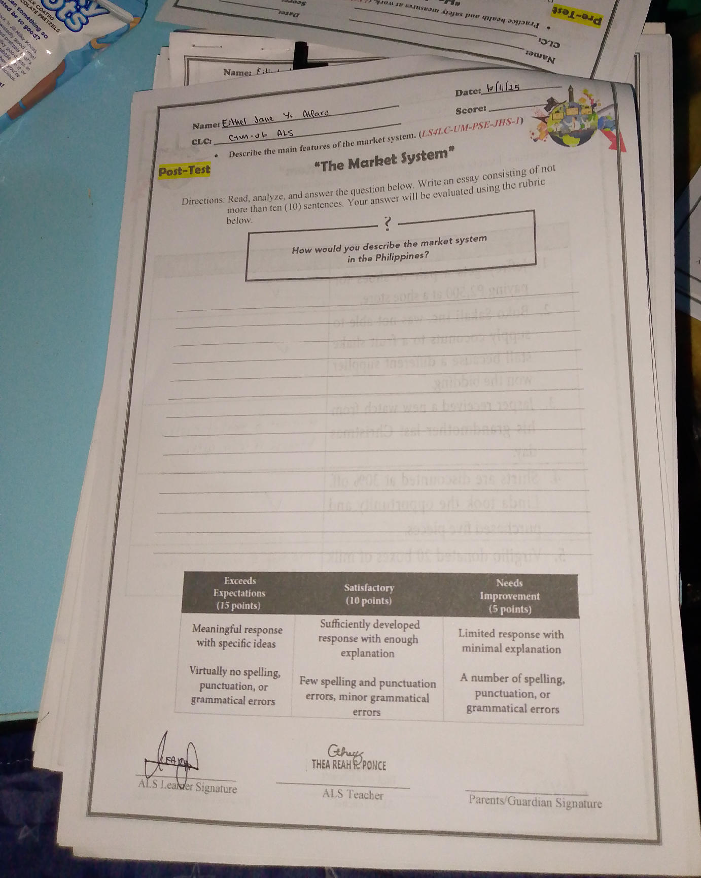 Describe the main features of the market | StudyX