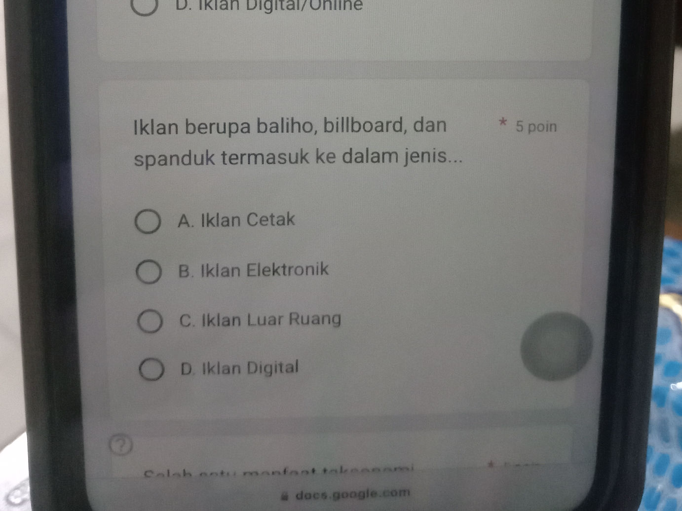 Iklan berupa baliho, billboard, dan spanduk | StudyX