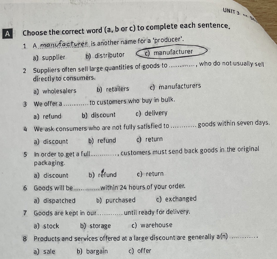 A UNIT 3 Choose the correct word (a, b or c) | StudyX