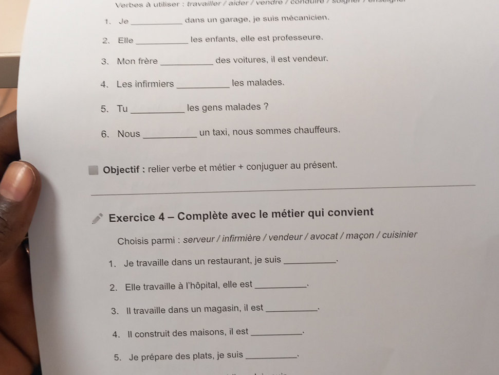 1. Je _______ dans un garage, je suis | StudyX