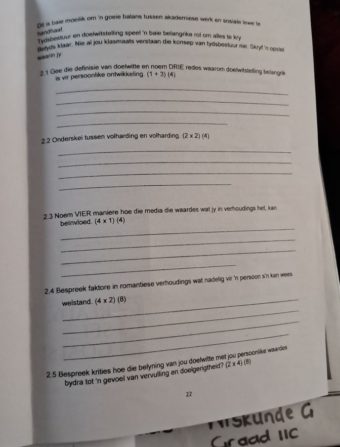 2.1 Gee die definisie van doelwitte en noem