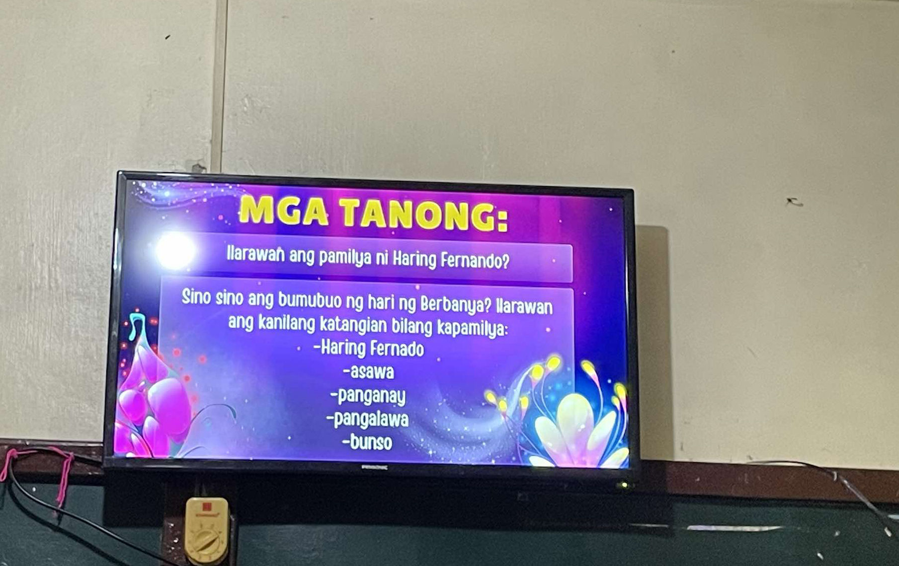 MGA TANONG: Ilarawan ang pamilya ni Haring | StudyX