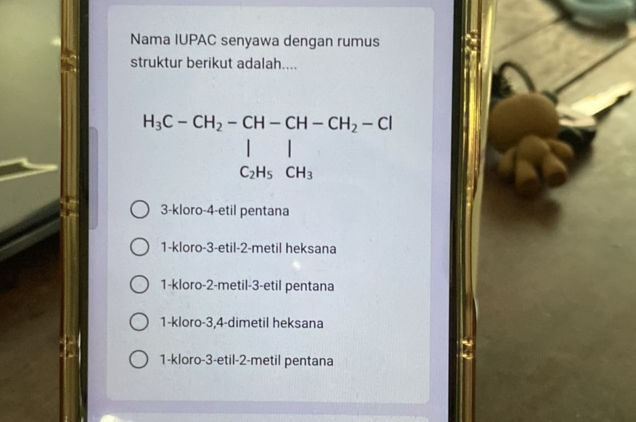 Nama IUPAC senyawa dengan rumus struktur | StudyX