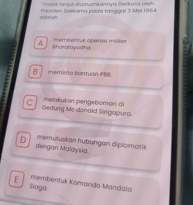 Tindak lanjut diumumkannya Dwikora oleh | StudyX