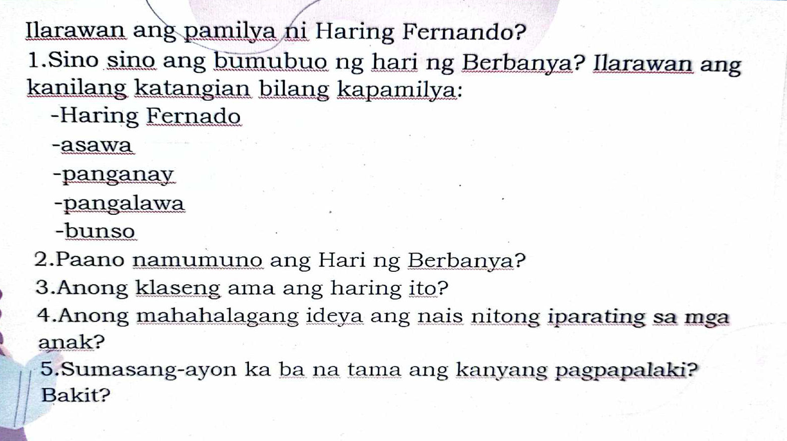 Ilarawan ang pamilya ni Haring Fernando?
