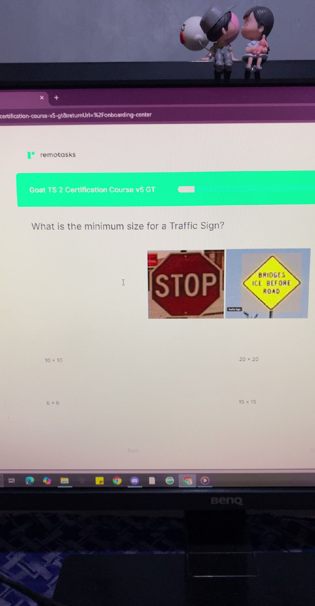 What is the minimum size for a Traffic Sign?