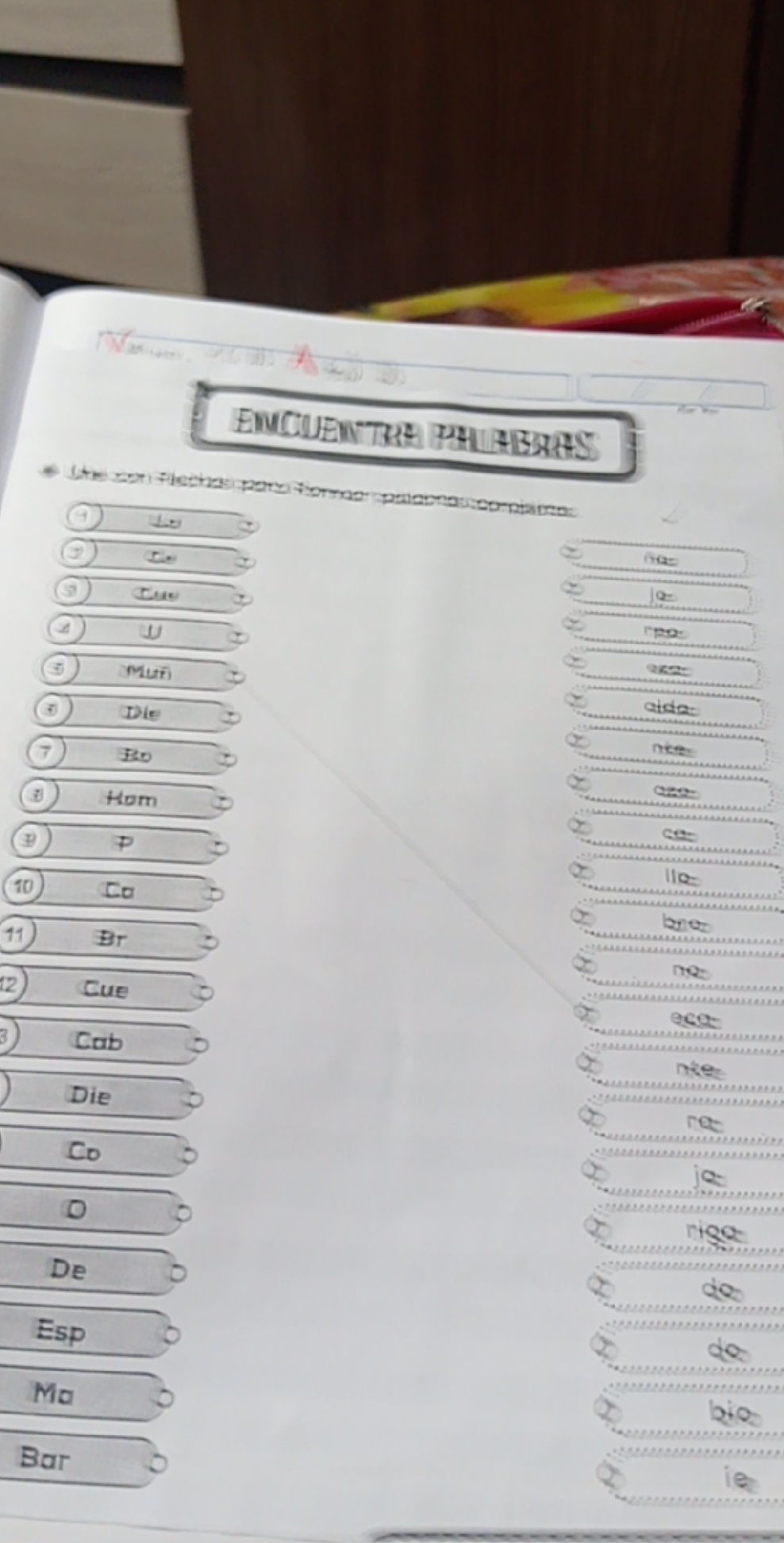 ENCUENTRA PALABRAS Une con flechas para