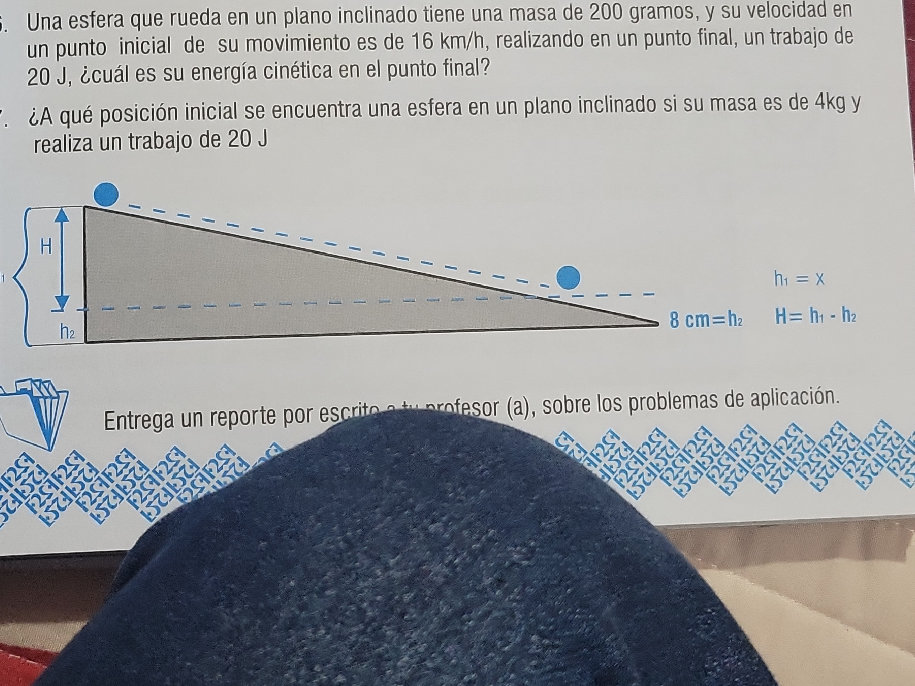 Una esfera que rueda en un plano inclinado | StudyX