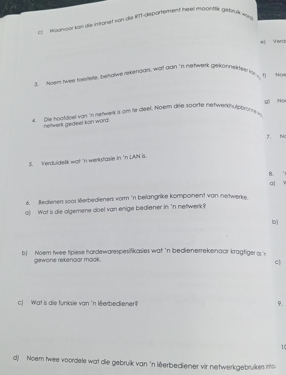 c) Waarvoor kan die intranet van die | StudyX