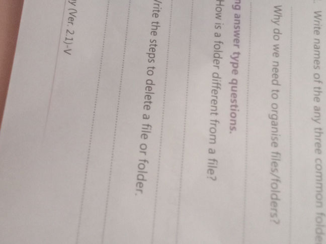 Write names of the any three common folder | StudyX