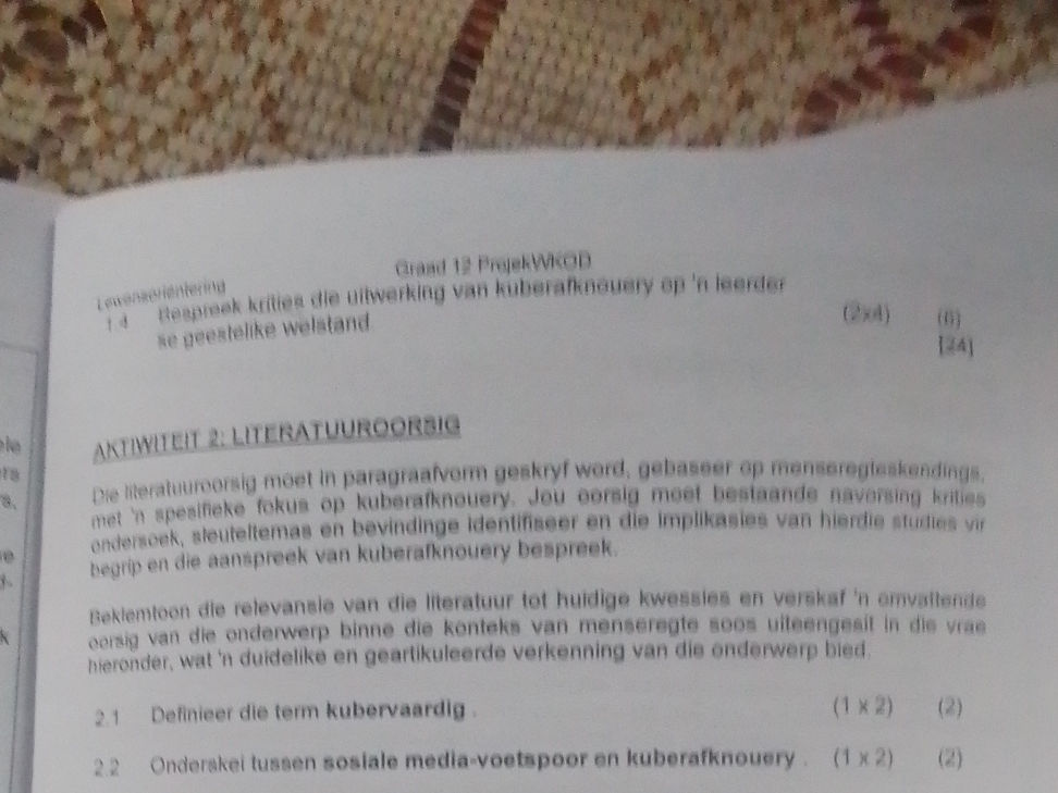 14 Bespreek krities die uitwerking van