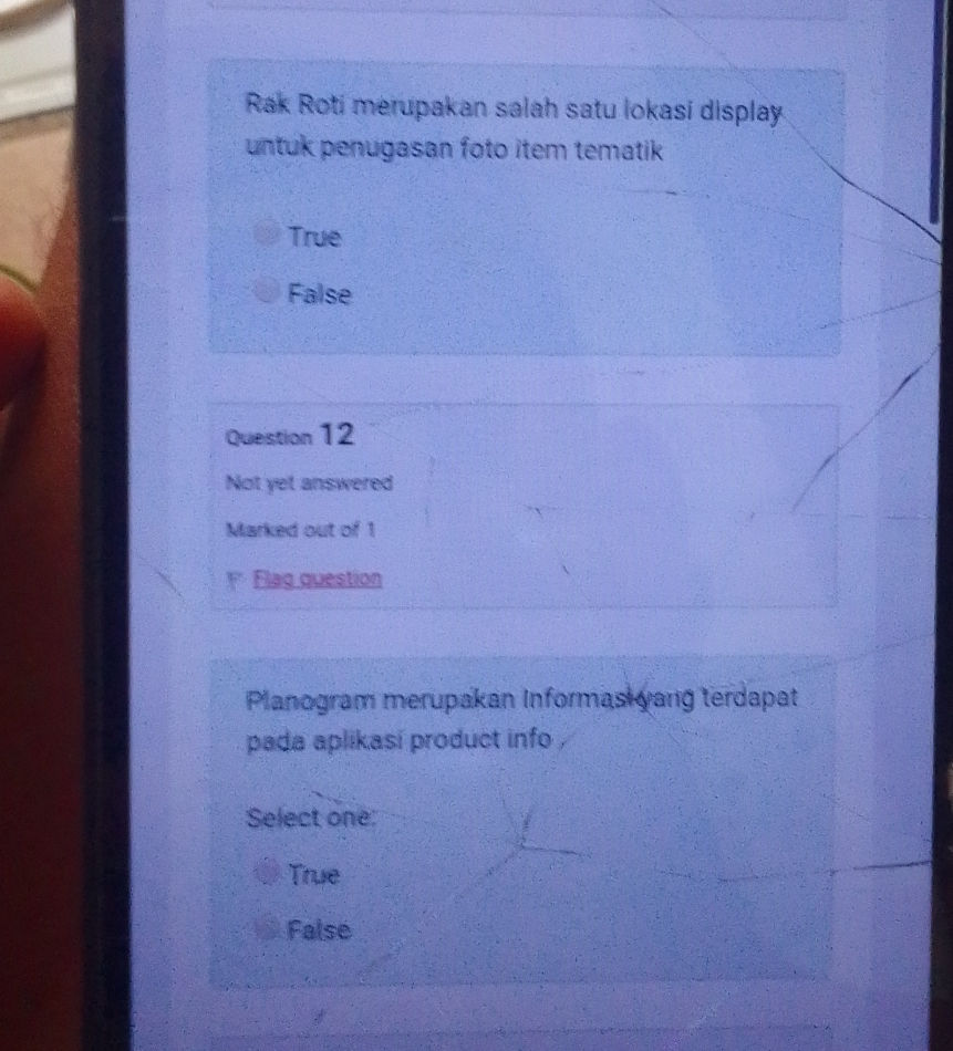 Rak Roti merupakan salah satu lokasi display | StudyX