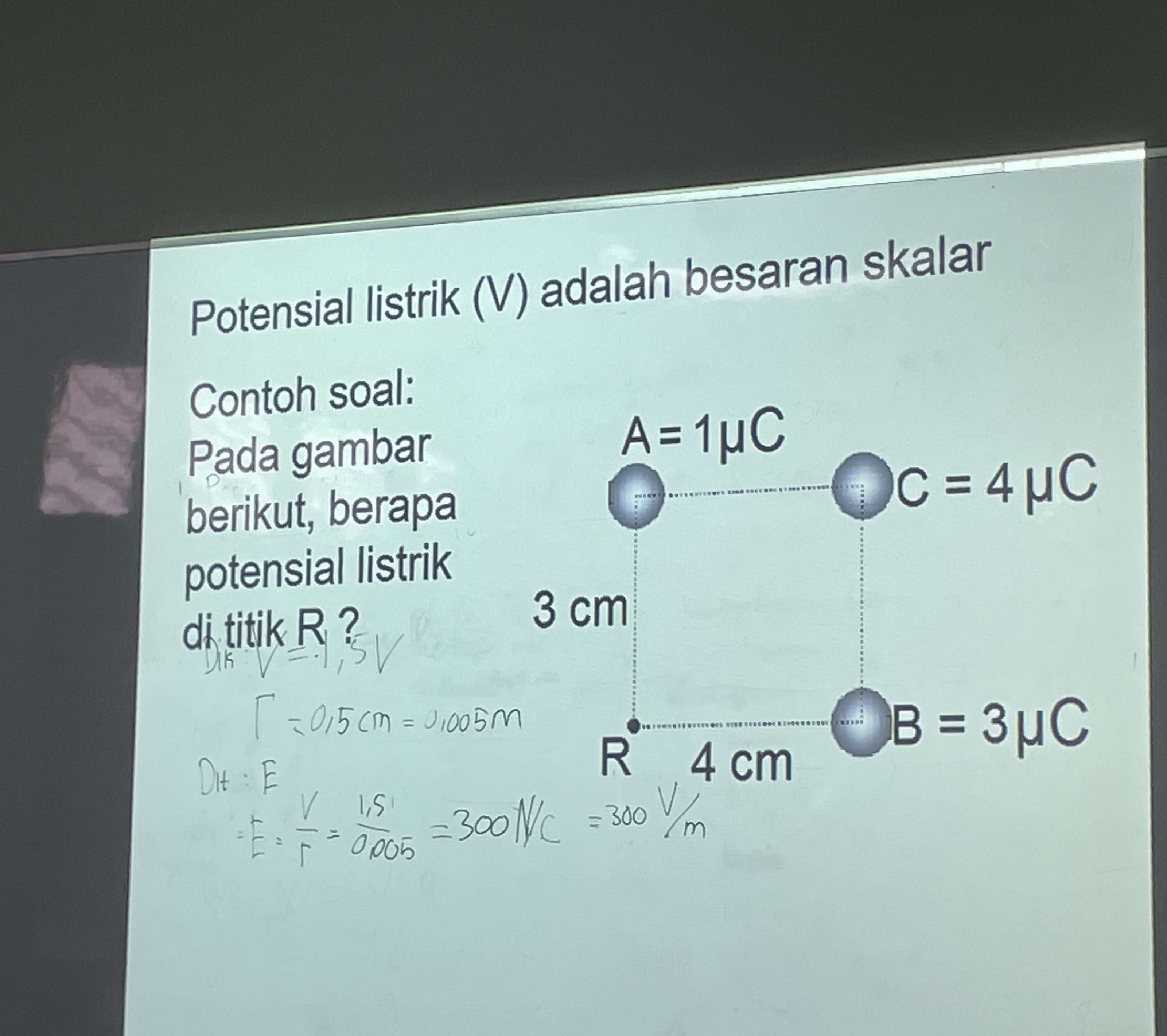 Potensial listrik (V) adalah besaran skalar | StudyX